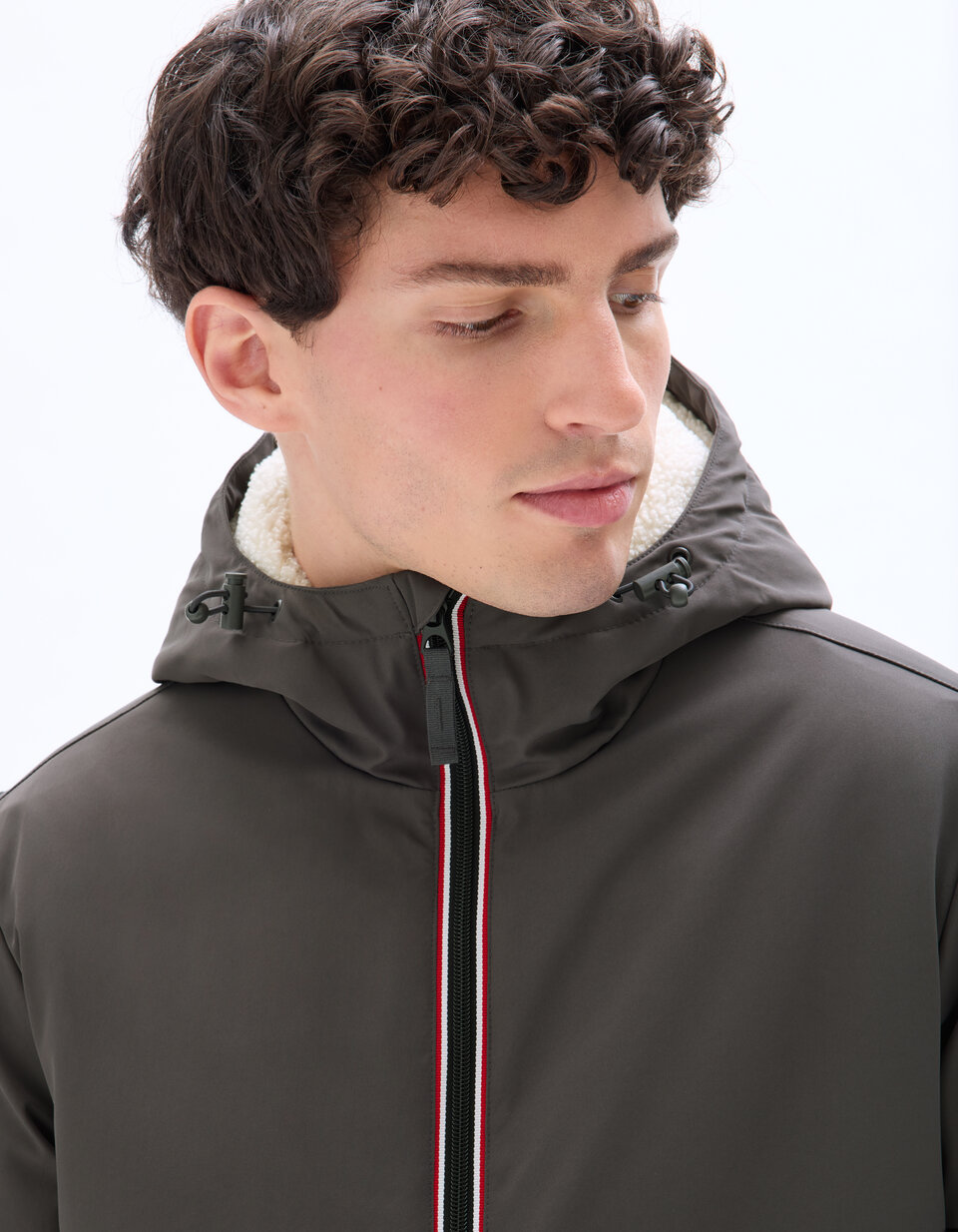 Cazadora Drycore con capucha y forro de sherpa - antracita | celio be ...